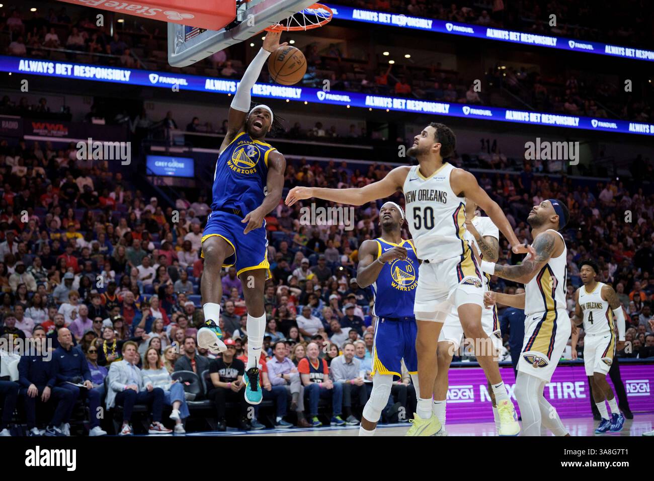 Golden State Warriors guard Buddy Hield (7) dunks against New Orleans ...