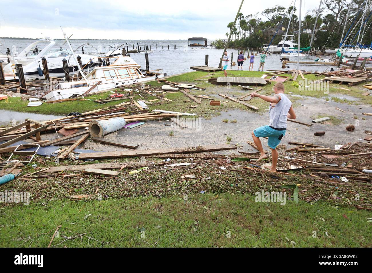 Marine debris survey hi-res stock photography and images - Alamy