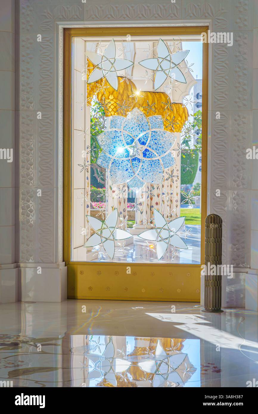 Stained glass window arab hi-res stock photography and images - Alamy