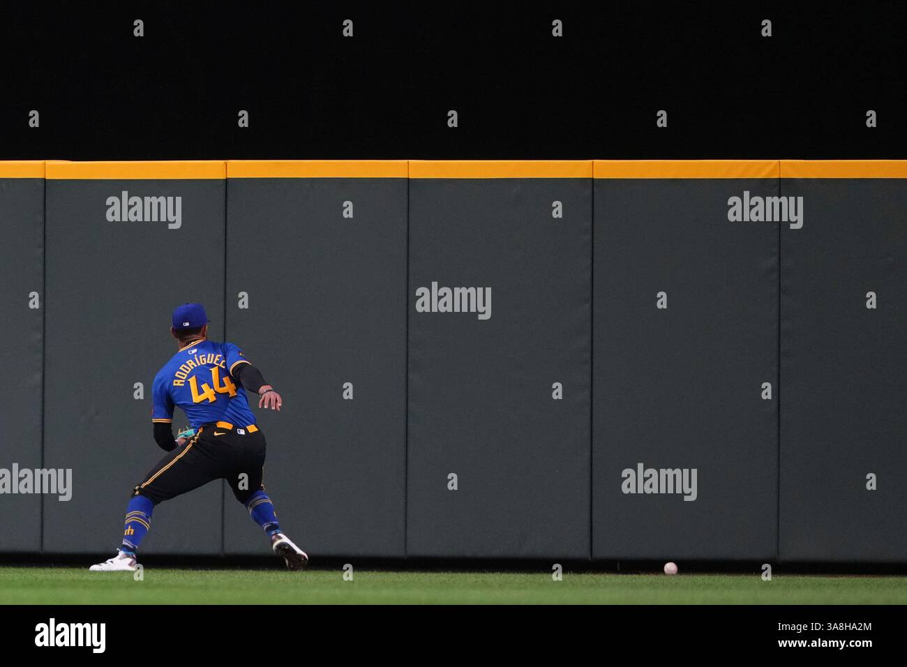 Seattle Mariners center fielder Julio Rodríguez watches the double from ...