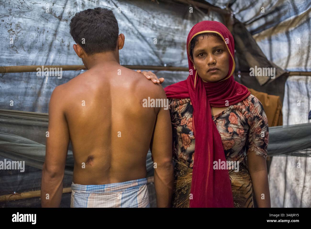 Woman shows group burmese children hi-res stock photography and images ...