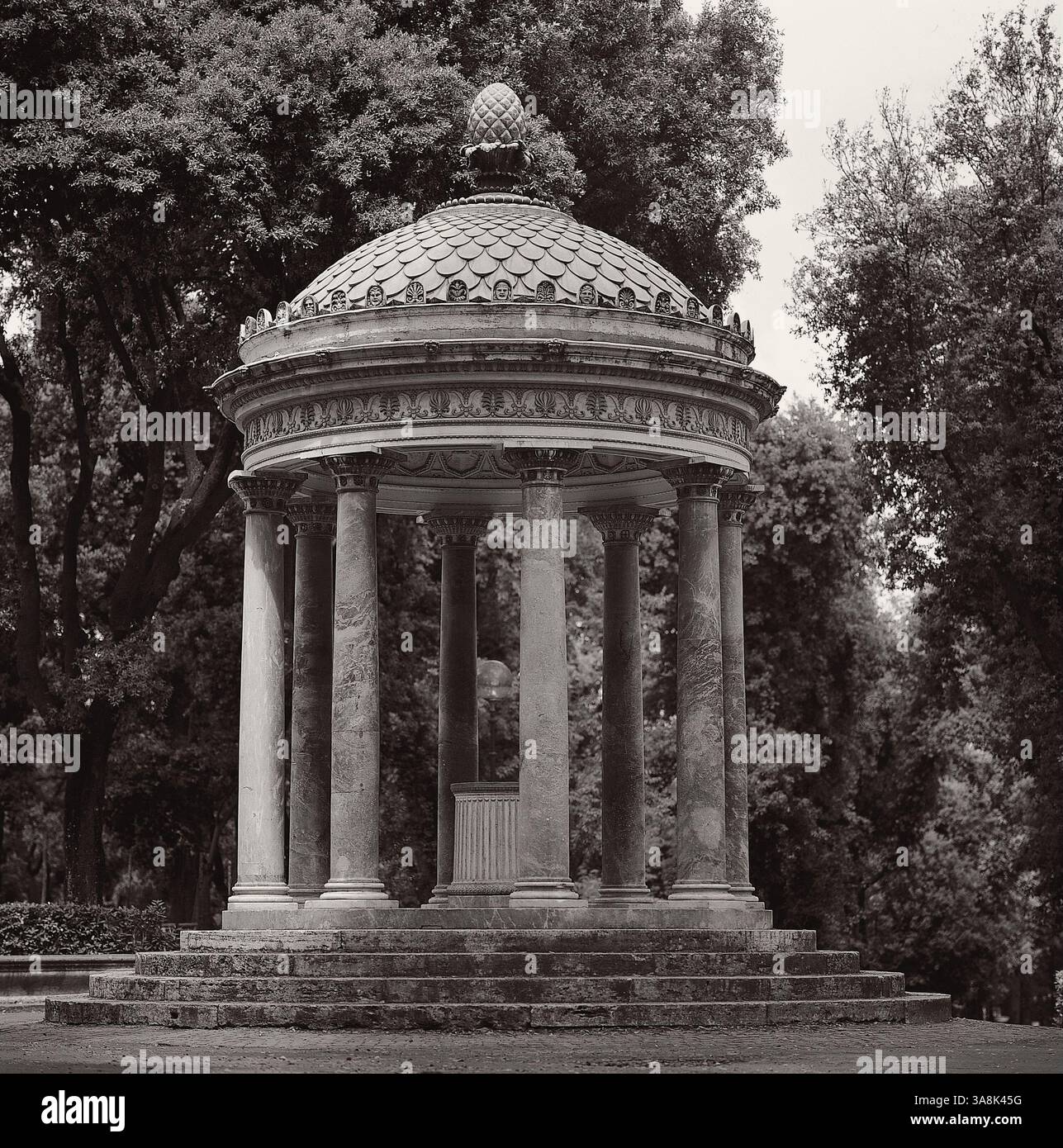 Tempietto monoptero hi-res stock photography and images - Alamy
