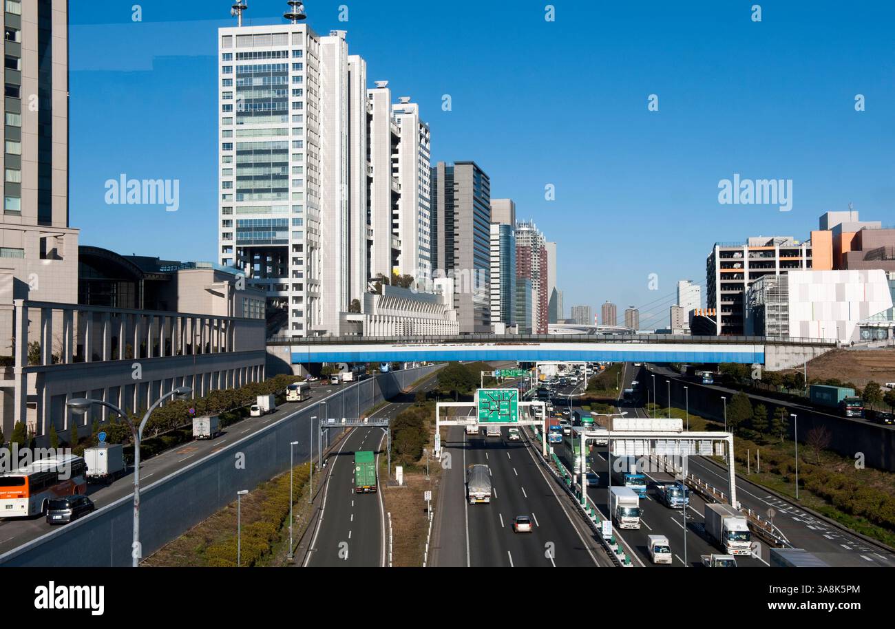 Freeway National Routes 294 and 357 passing the Fuji TV building on the ...