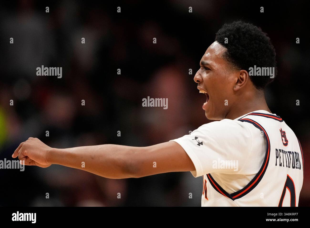 Auburn guard Tahaad Pettiford (0) celebrates during the second half of ...