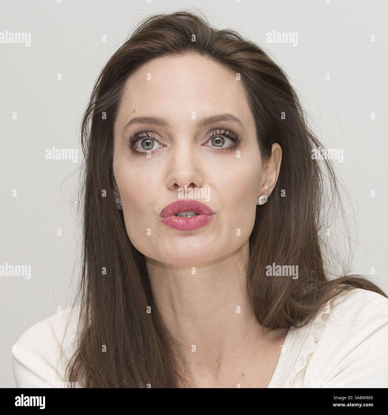 August 25, 2017 - Hollywood, California, U.S. - Director ANGELINA JOLIE ...