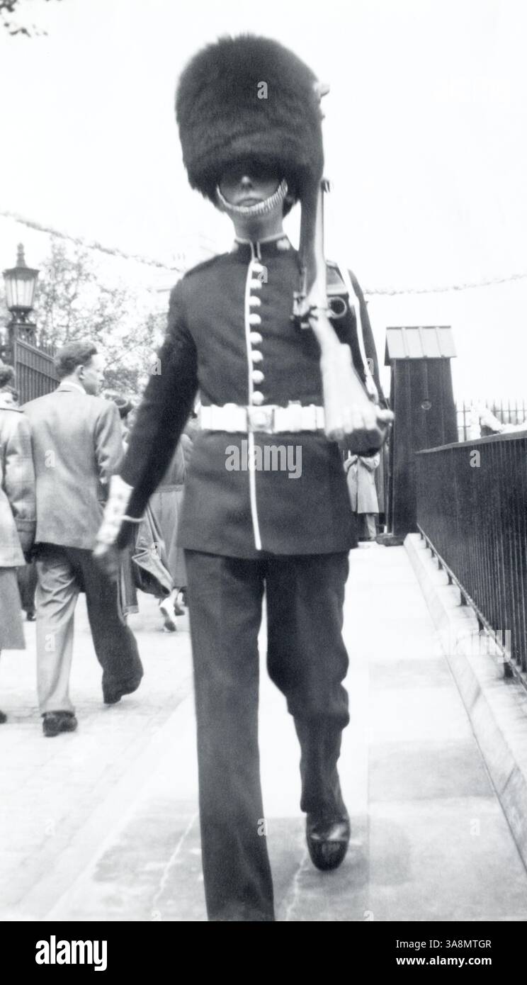 A guardsman of the Grenadier Guards with a Lee-Enfield No. 4 rifle at ...