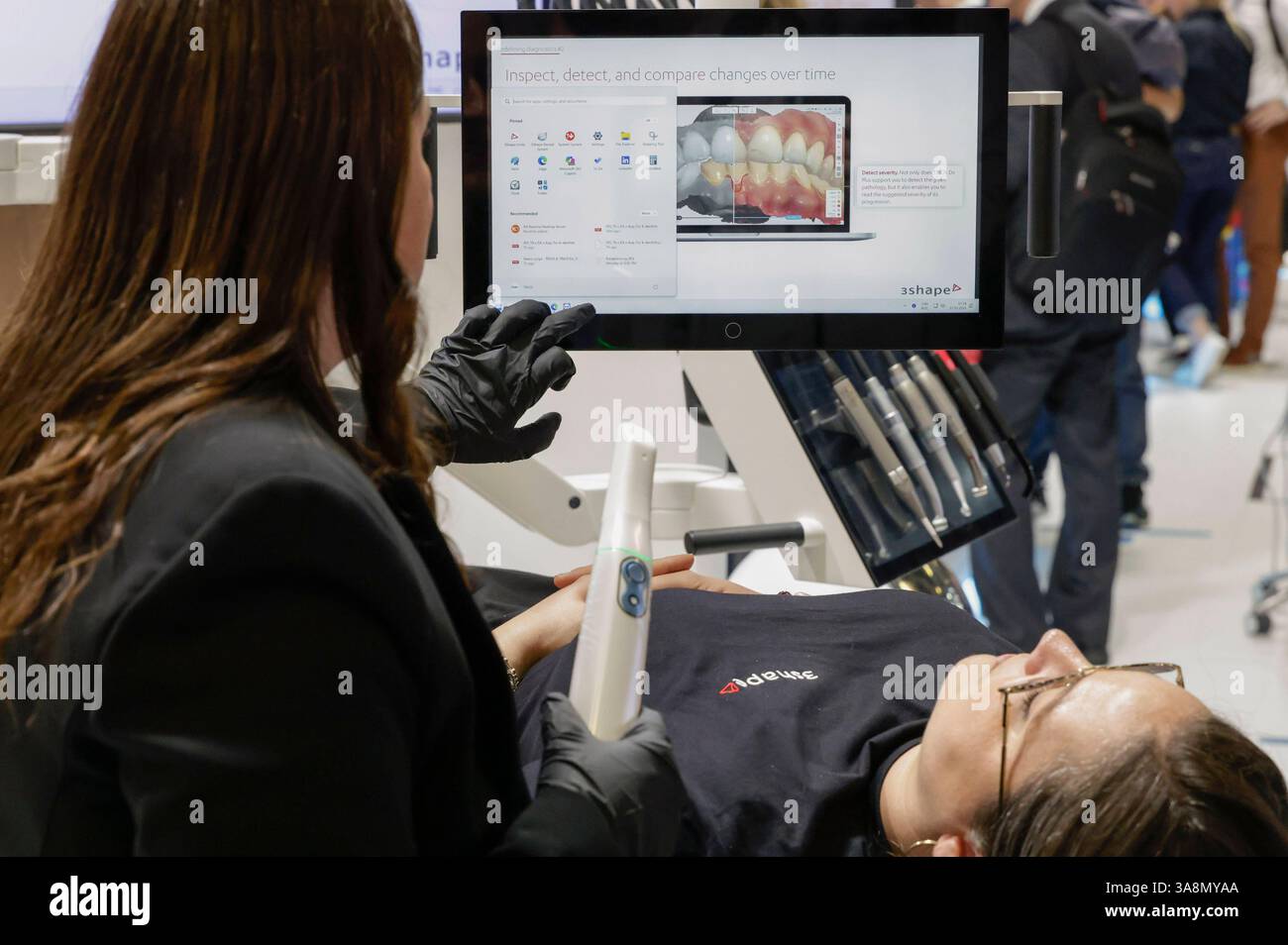 Intraoralscanner für digitale Abformung auf der IDS - Internationale ...