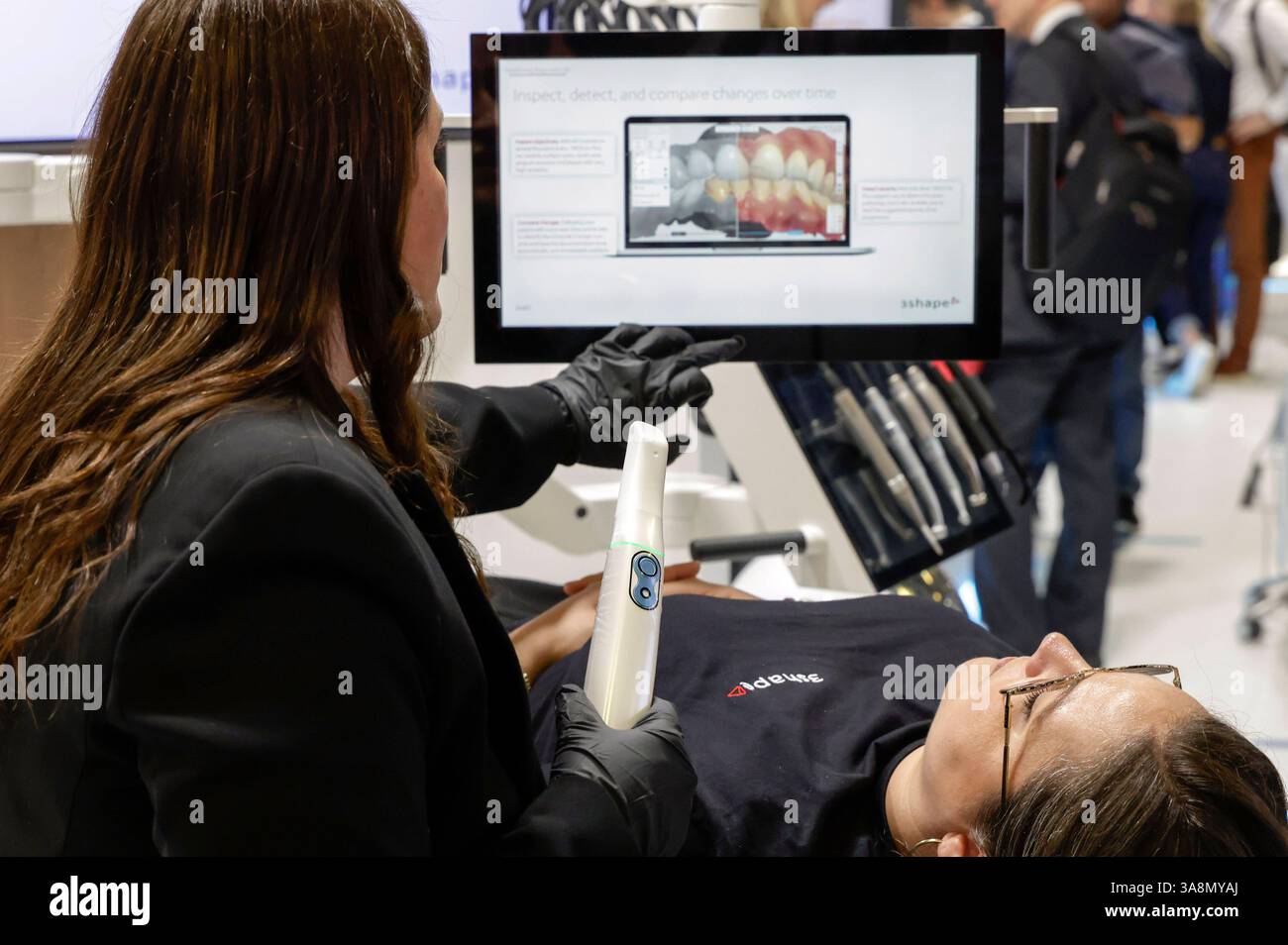 Intraoralscanner für digitale Abformung auf der IDS - Internationale ...