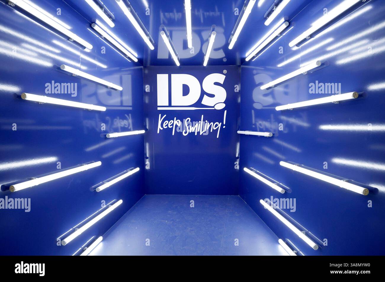 Logo IDS auf der IDS - Internationale Dental-Show in der Koelnmesse ...