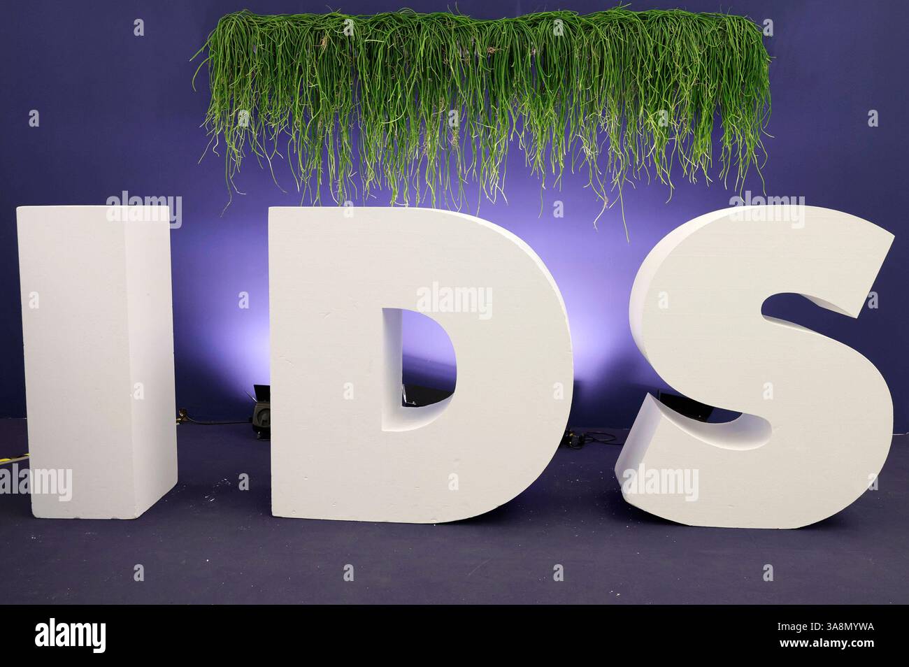 Logo IDS auf der IDS - Internationale Dental-Show in der Koelnmesse ...