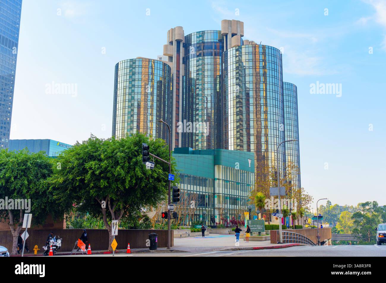 Los Angeles, California - December 4, 2024: Reflective glass facade of ...