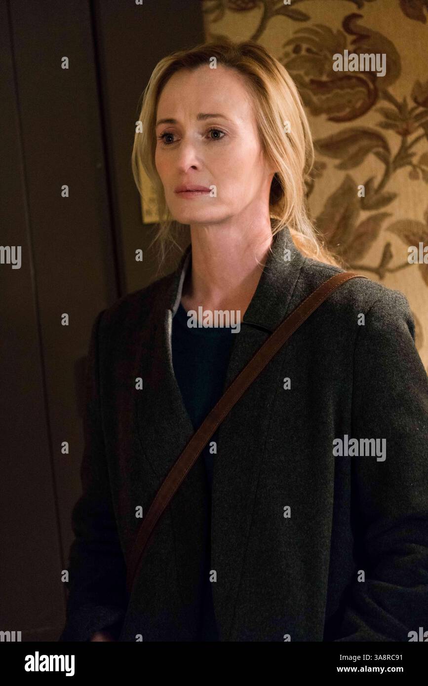 Genevieve o’reilly tin star hi-res stock photography and images - Alamy