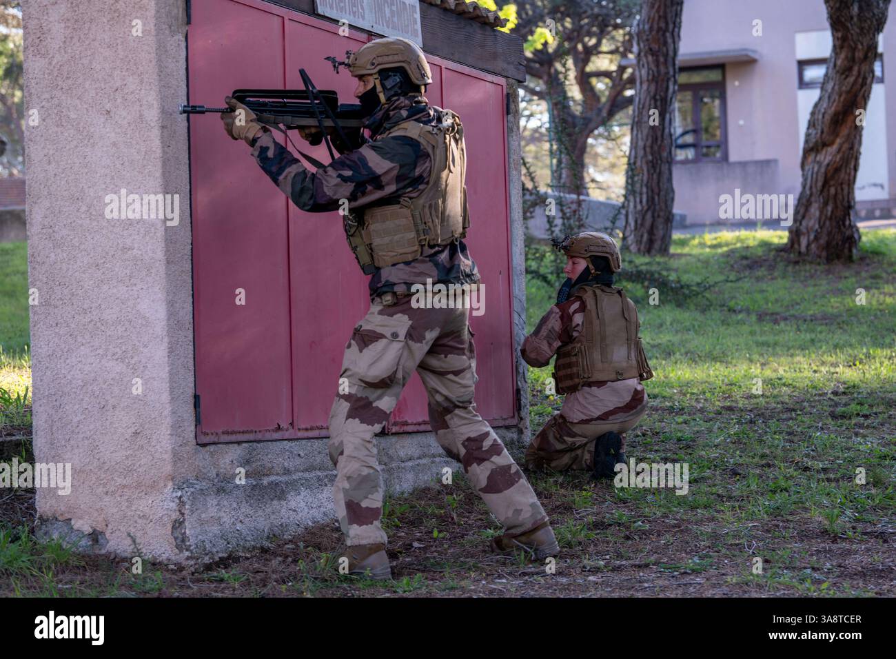 The 21st regiment d'infanterie de marine (21 RIMa) seen in action ...