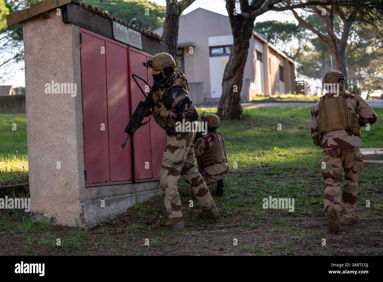 The 21st regiment d'infanterie de marine (21 RIMa) seen in action ...