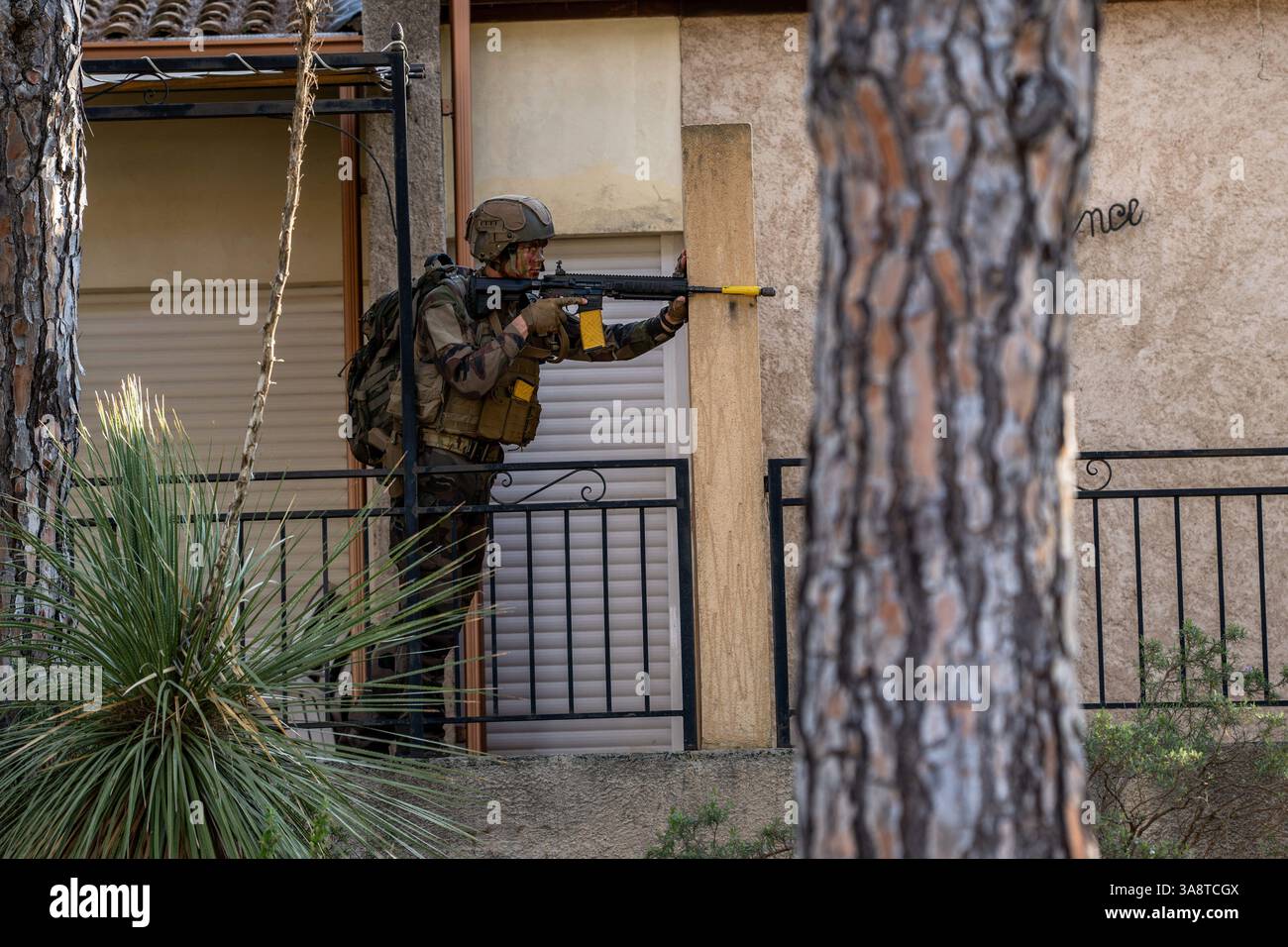 Frejus, France. 26th Mar, 2025. The 21st regiment d'infanterie de ...