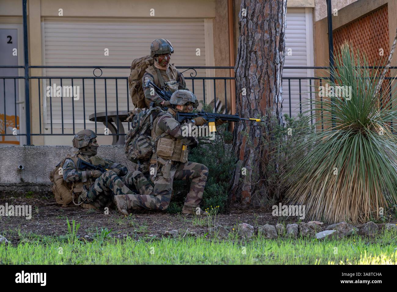 The 21st regiment d'infanterie de marine (21 RIMa) seen in action ...