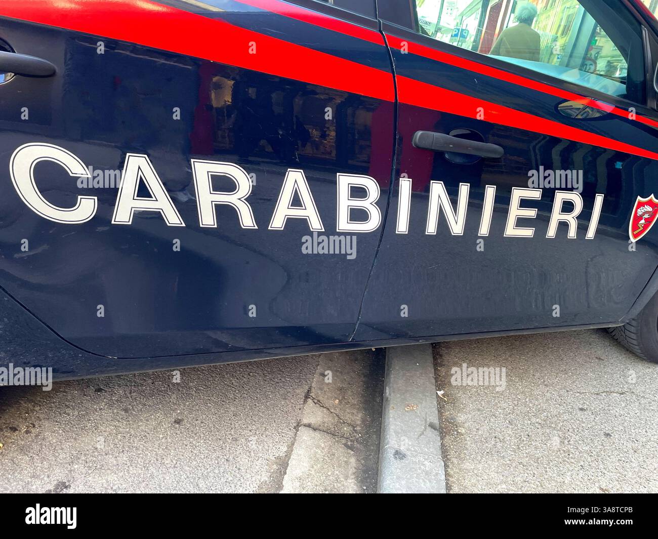 Vehicle of the Italian Carabinieri police forces, Carabinieri - it's ...