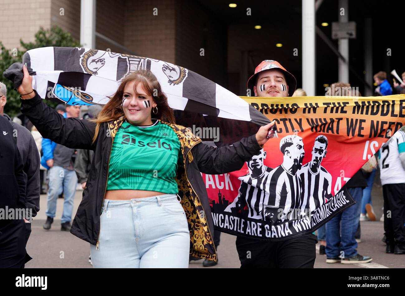 Newcastle United fans ahead of the Carabao Cup trophy parade in ...