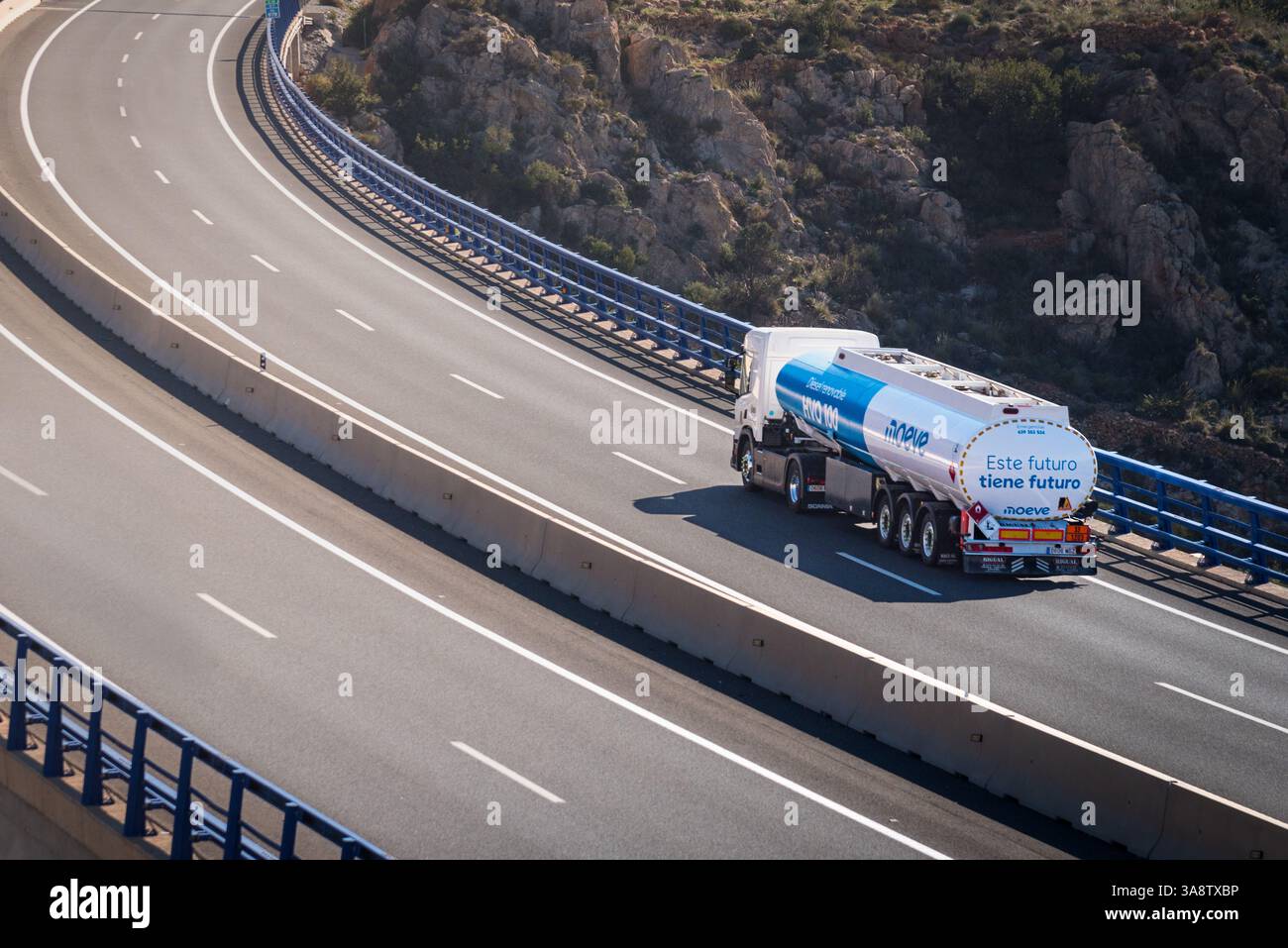 Fuel tanker truck from the energy company MOEVE, labeled with the image ...