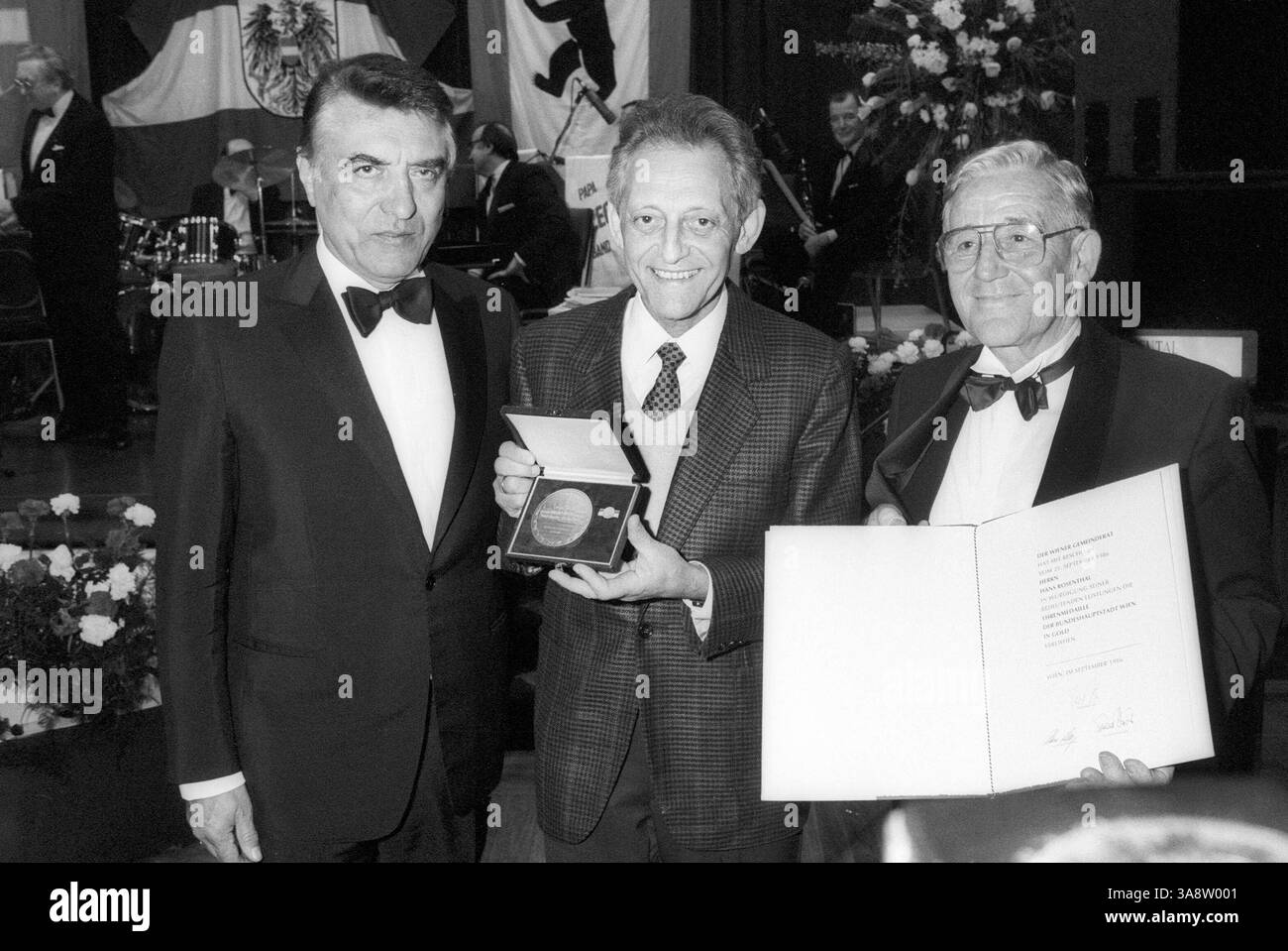 Tv plakette hi-res stock photography and images - Alamy