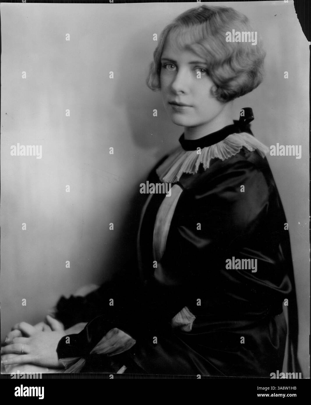 Mrs. Henry G. Foote, Jr. is documented in the Hennepin County Library ...