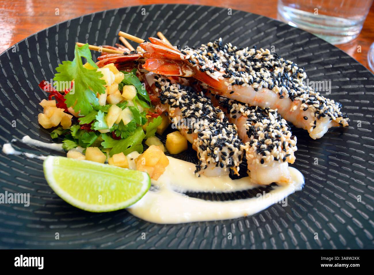 Prawns in sesame seeds hi-res stock photography and images - Alamy