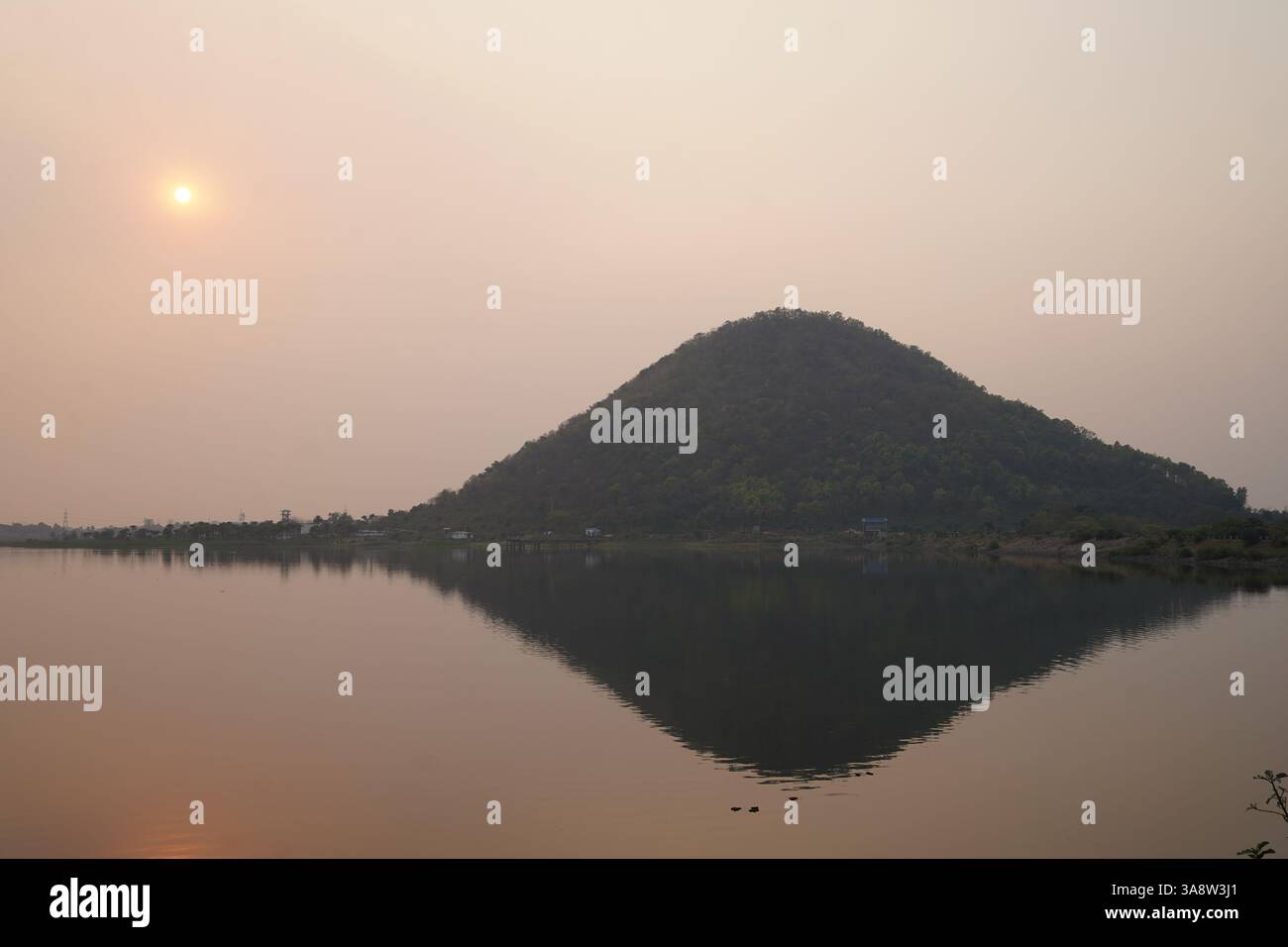 Sunset over Baranti Lake in Purulia district, West Bengal, India Stock ...