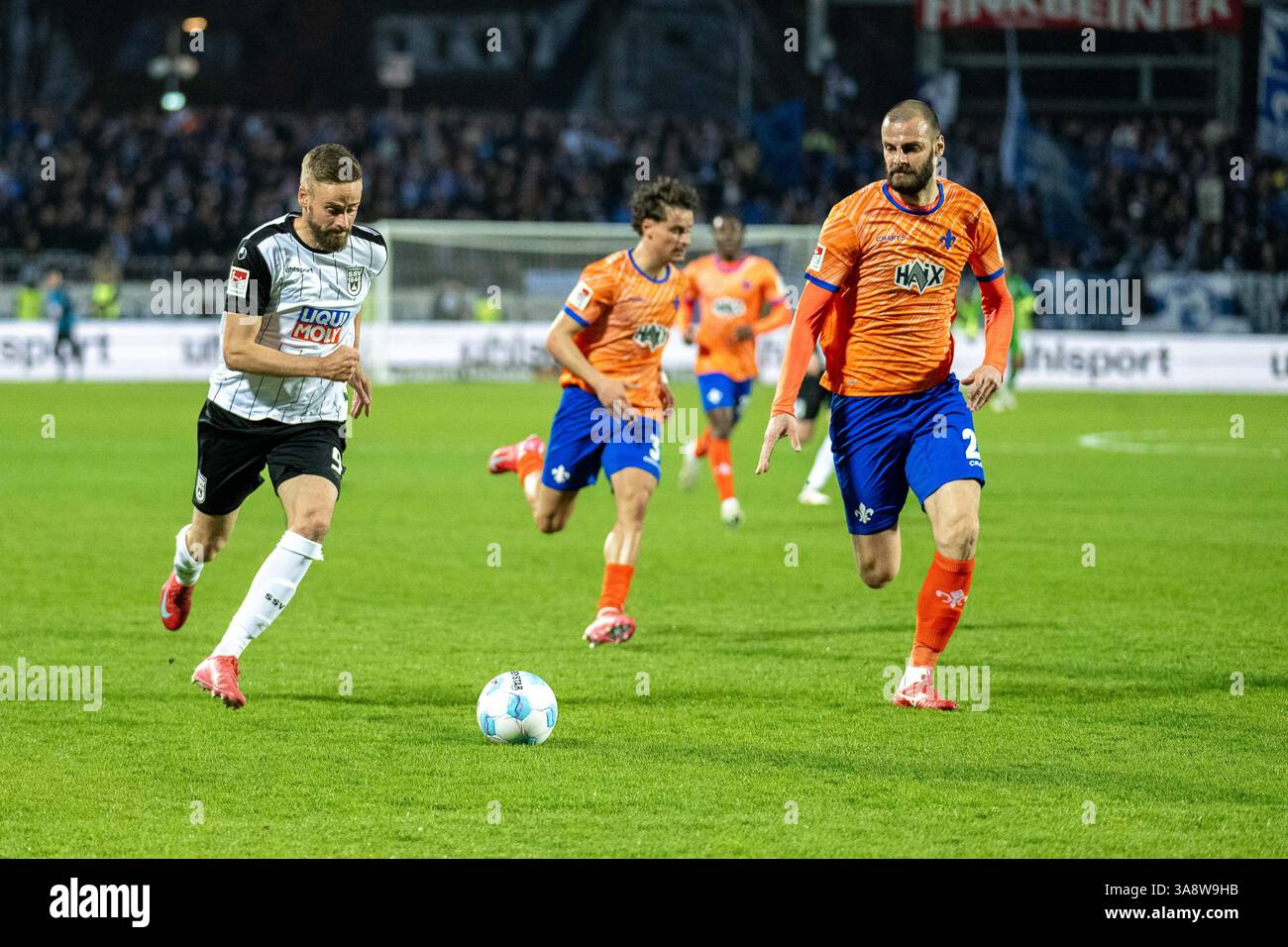 Lucas Roeser (SSV Ulm 1846 Fussball, #09), Aleksandar Vukotic (SV ...
