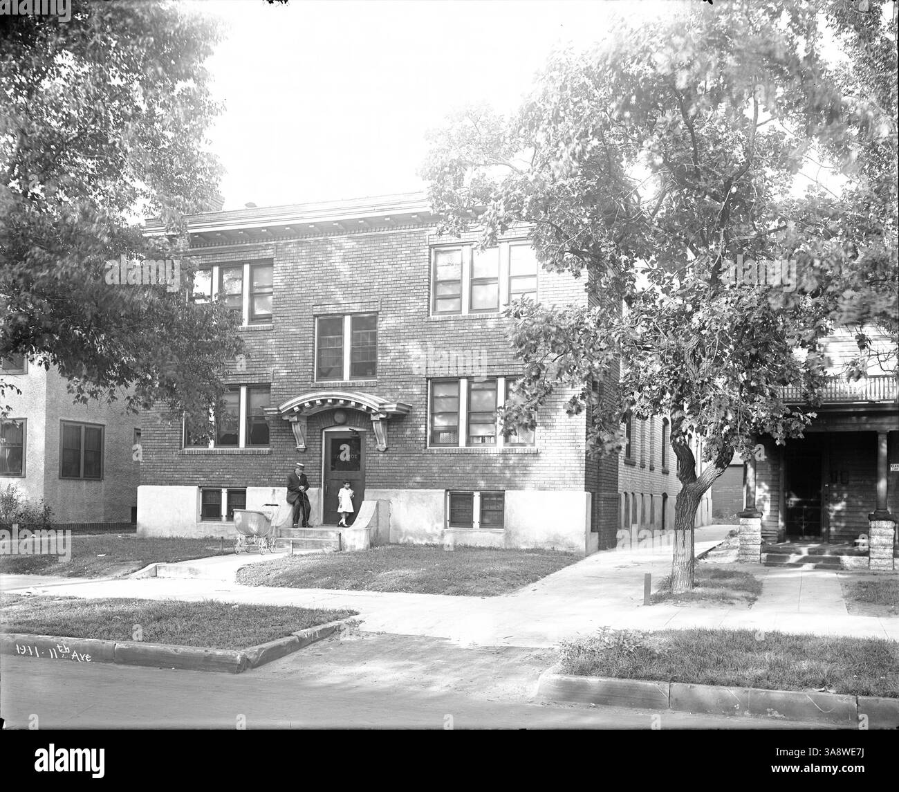 An apartment house built in 1916 on 11th Avenue South features a ...