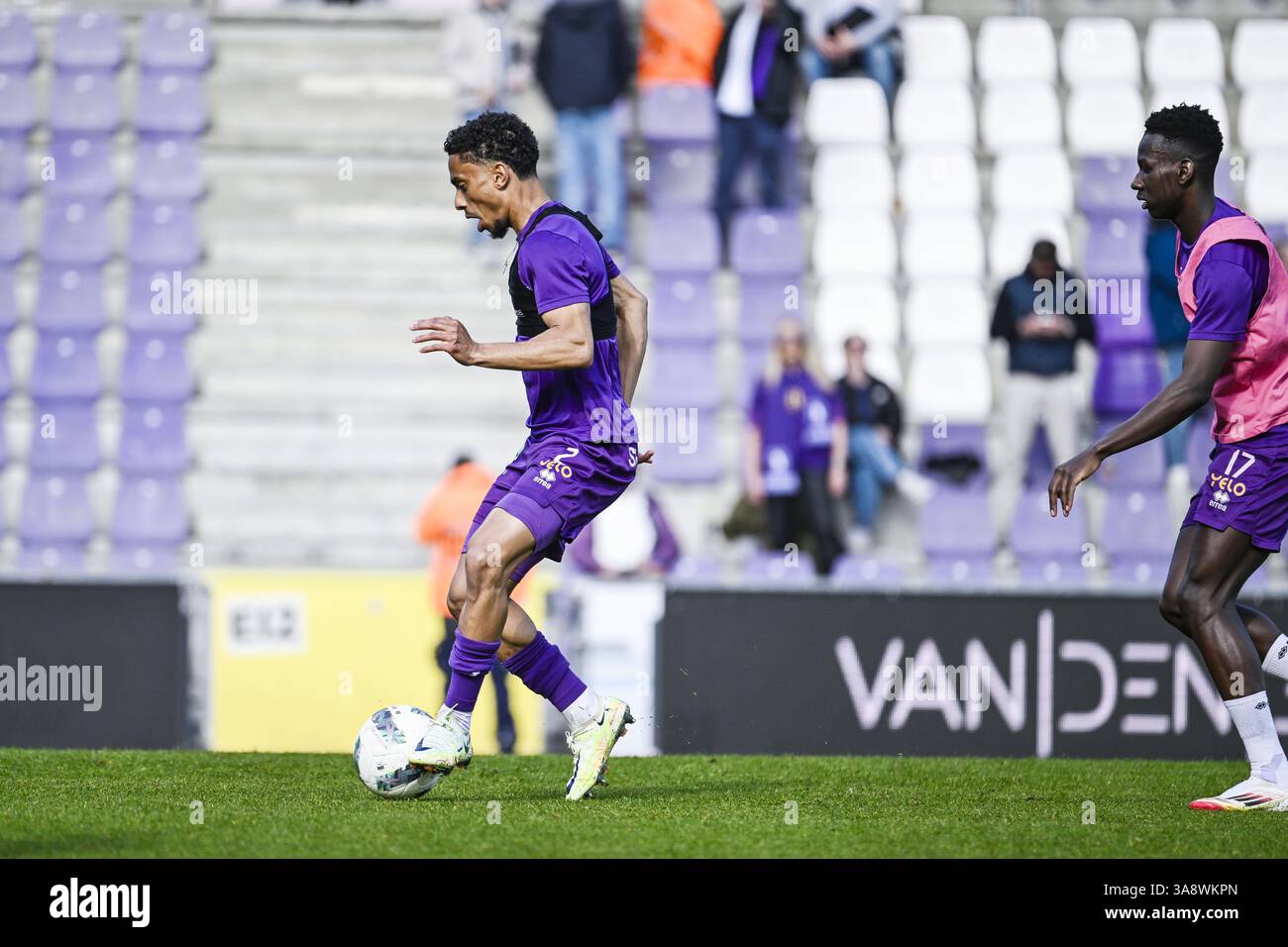 Beerschot's Colin Dagba pictured before a soccer match between ...