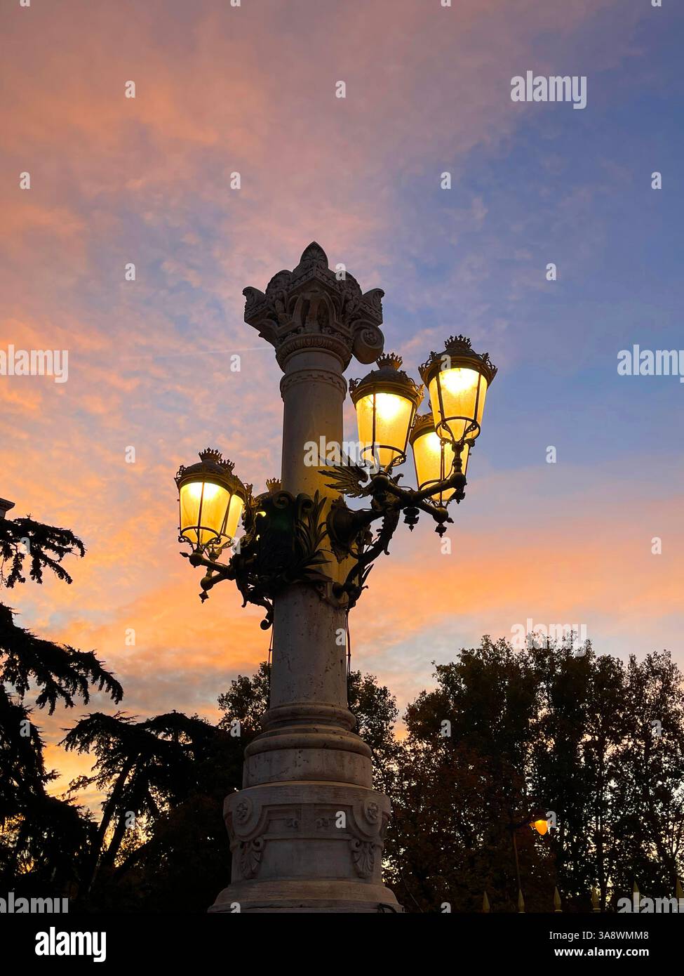 Luz de encendido hi-res stock photography and images - Alamy