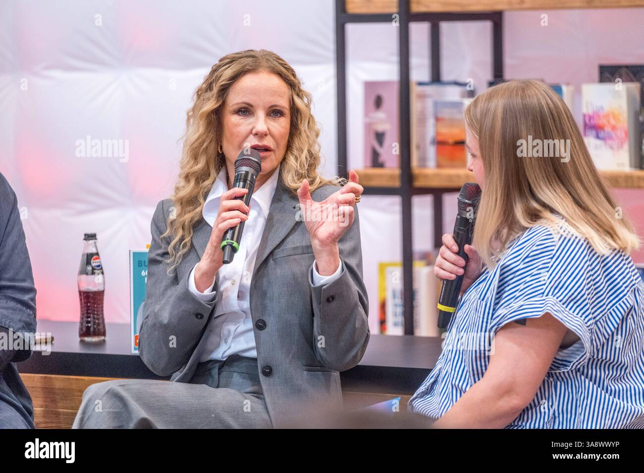 Hier die deutsche TV Moderatorin Punkt 12, RTL Katja Burkard Leipziger ...