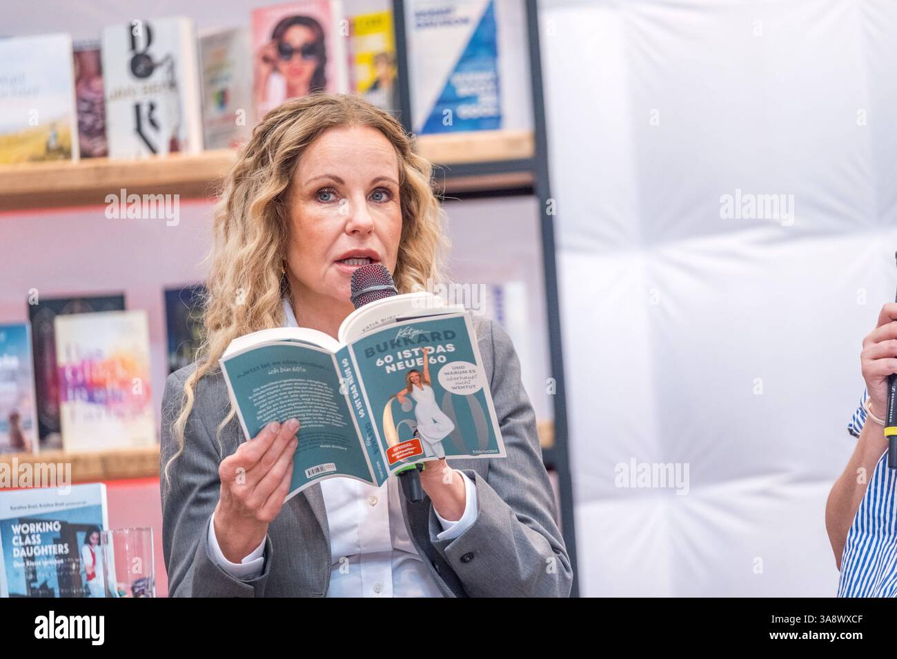 Hier die deutsche TV Moderatorin Punkt 12, RTL Katja Burkard Leipziger ...