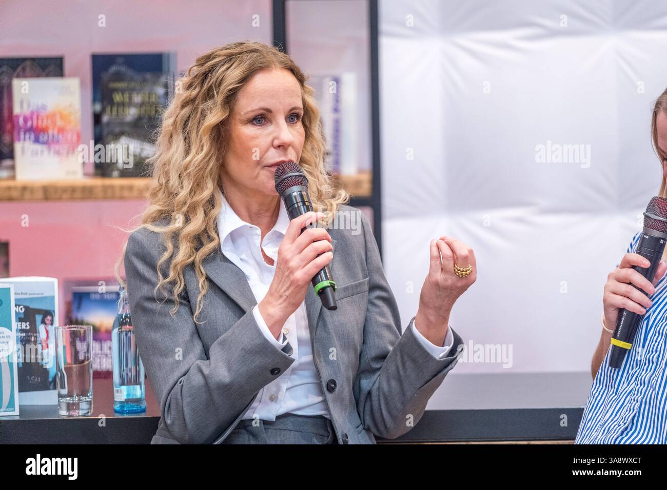 Hier die deutsche TV Moderatorin Punkt 12, RTL Katja Burkard Leipziger ...