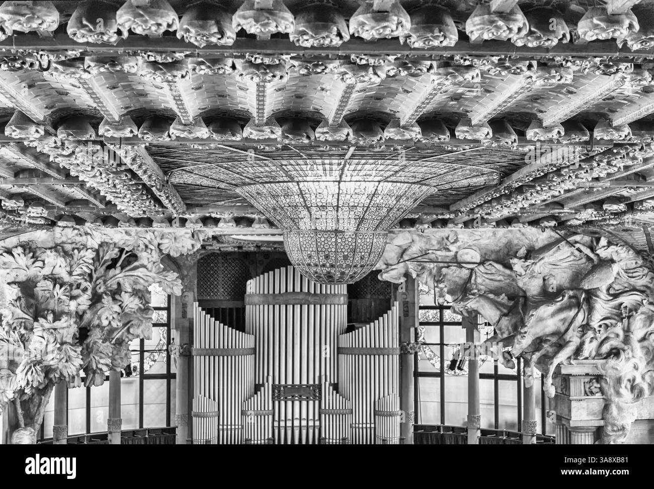BARCELONA - AUGUST 8: Stained-glass skylight of Palau de la Musica ...
