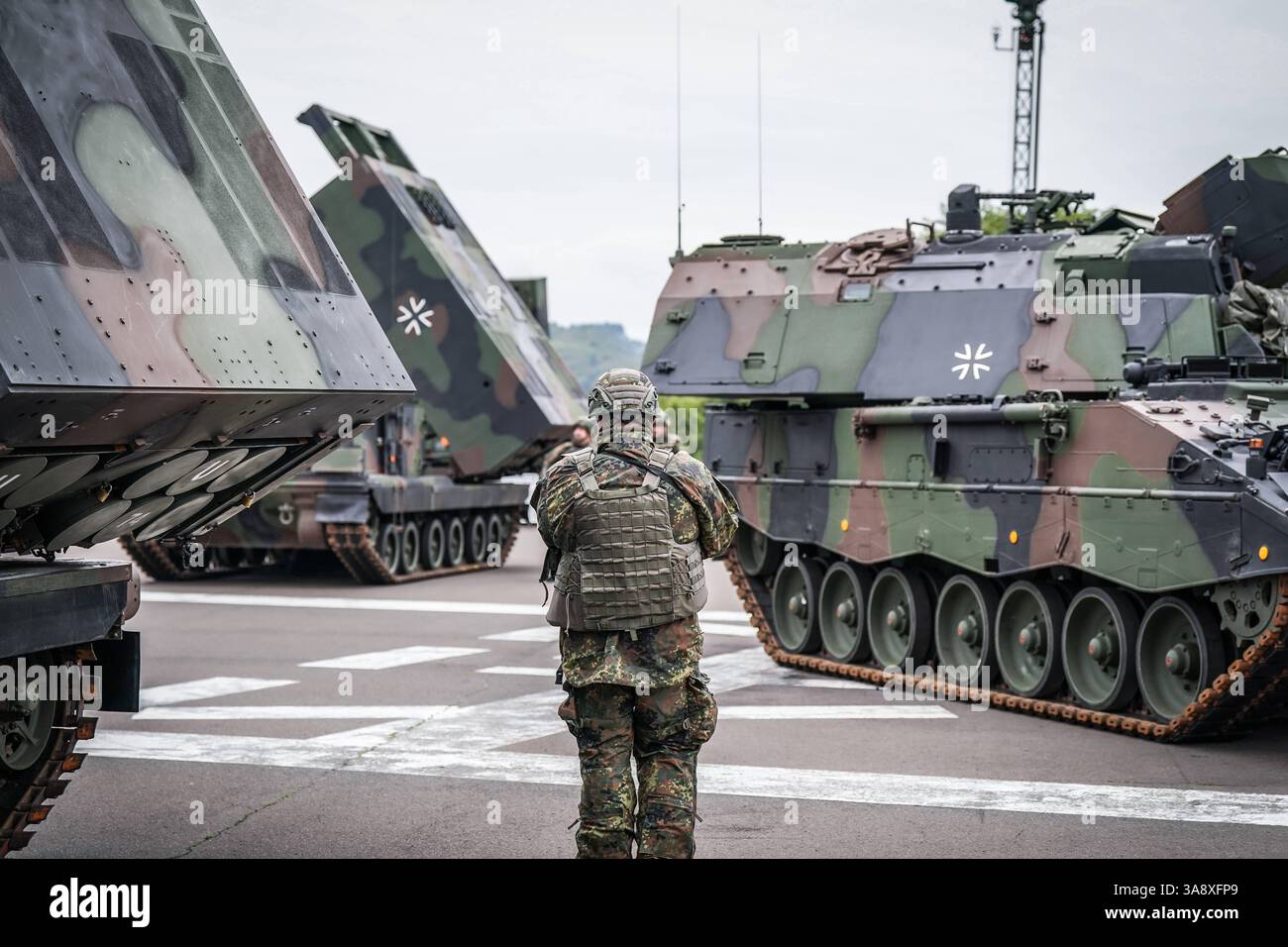Deutschland, Europa, Bundeswehr, Panzerhaubitze 2000, MARS II ...