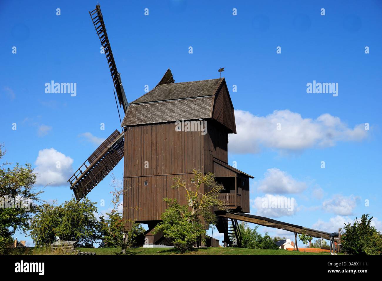 Side view windmill hi-res stock photography and images - Alamy