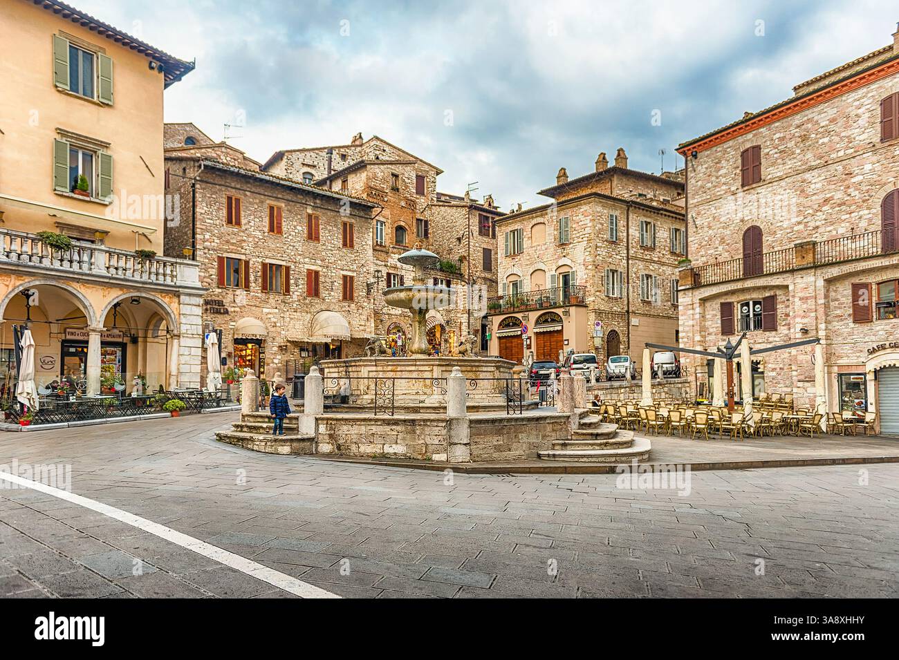 ASSISI, ITALY - JANUARY 14: View of Piazza del Comune (Town Hall Square ...