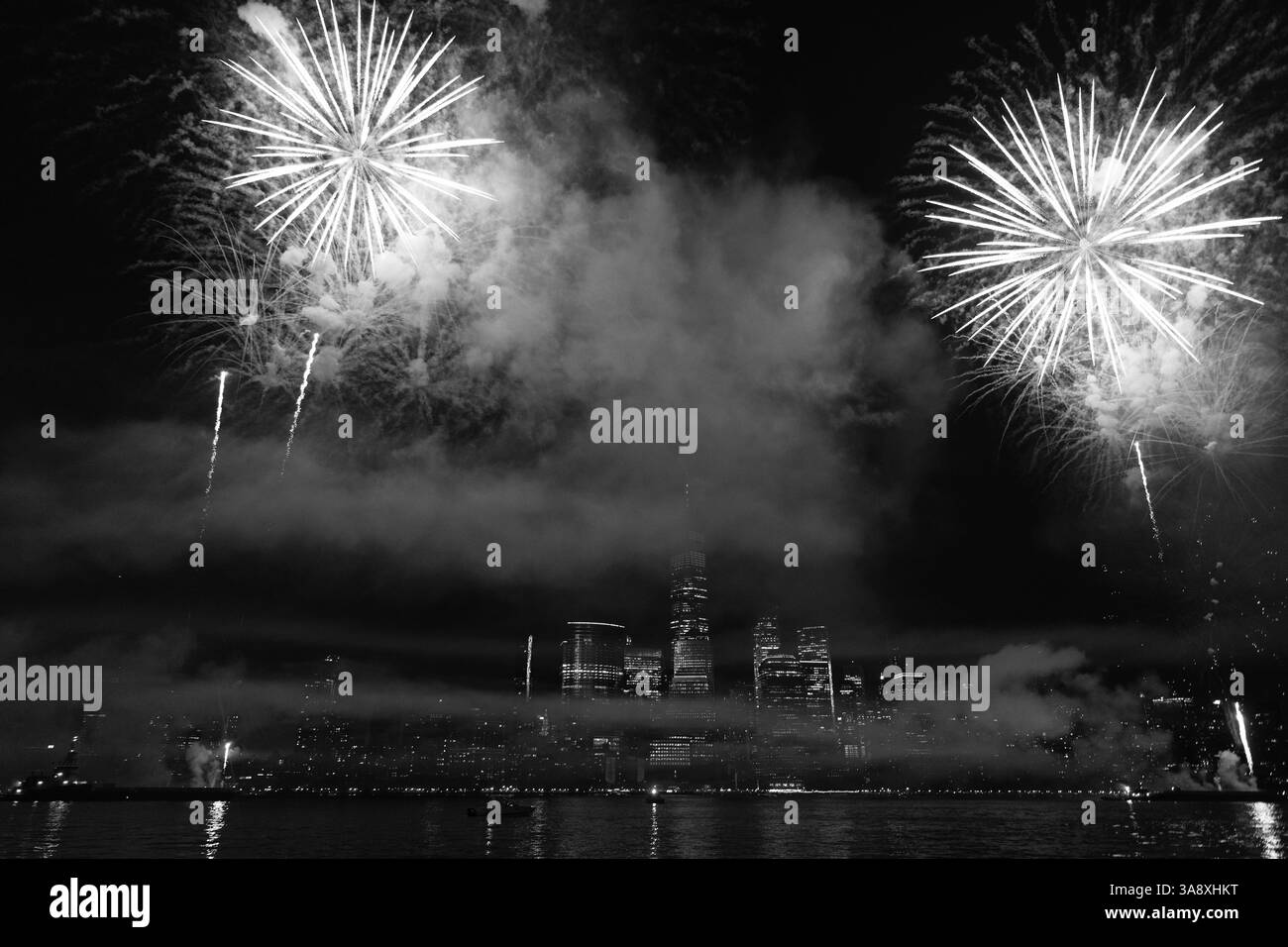 New York Manhattan fireworks. New York Fireworks over Manhattan. New ...