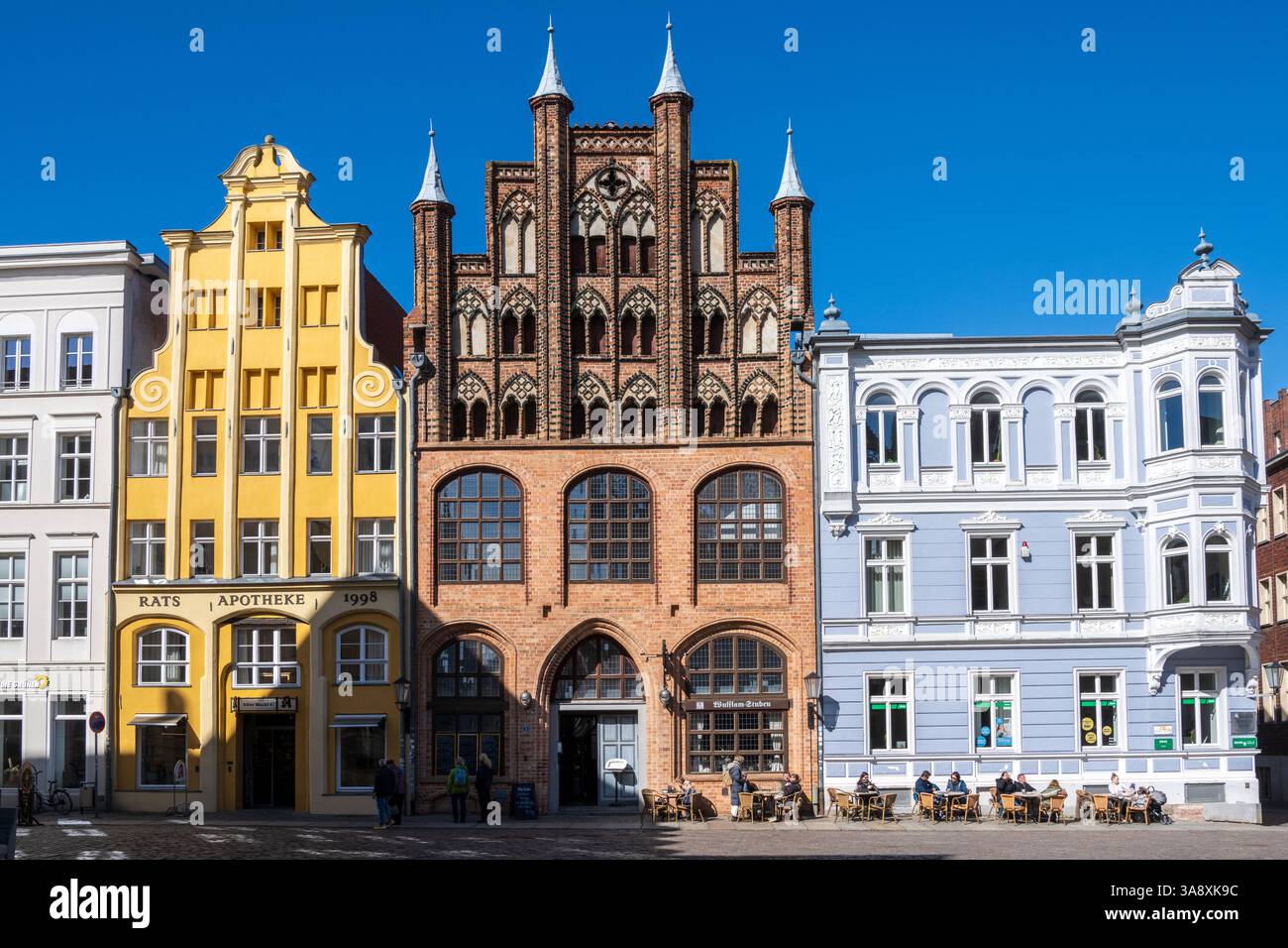 Historische Gebäude in der Altstadt der Hansestadt Stralsund ...
