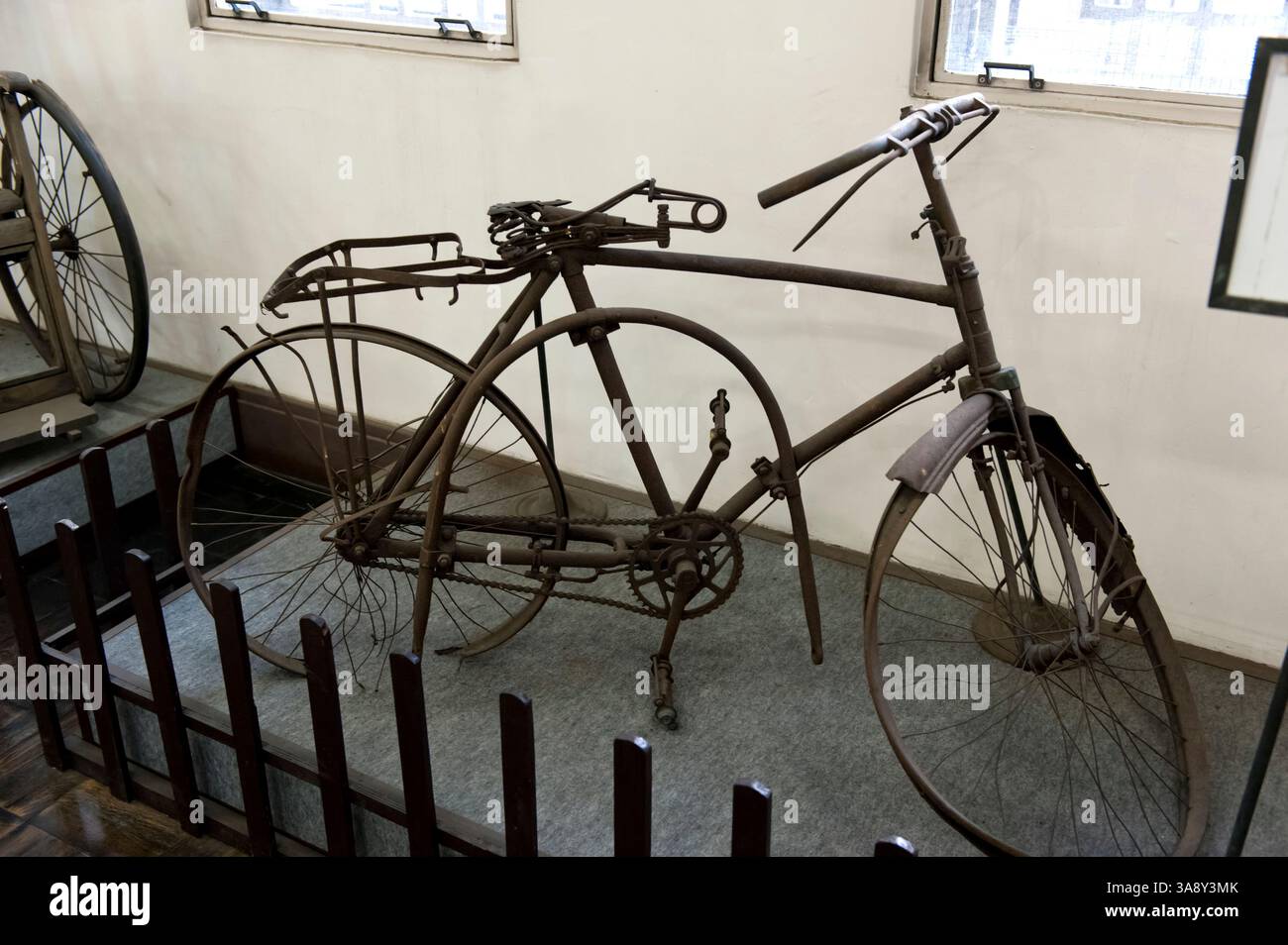 Collection of objects and remnants recovered from the 1923 Great Kanto ...