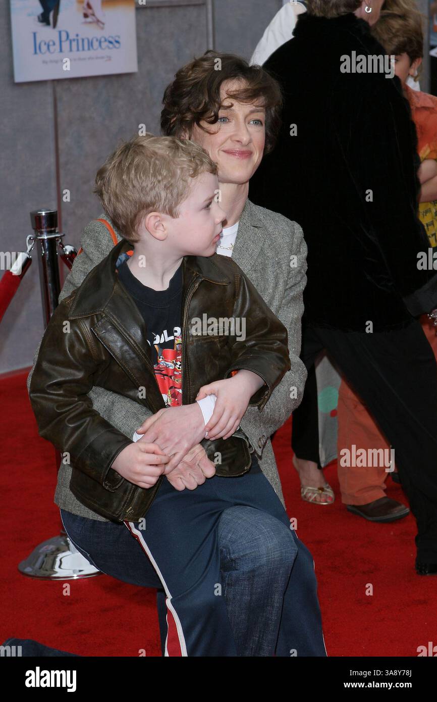 March 13, 2005 - Hollywood, CA, U.S. - 13 March 2005 - Hollywood, CA ...