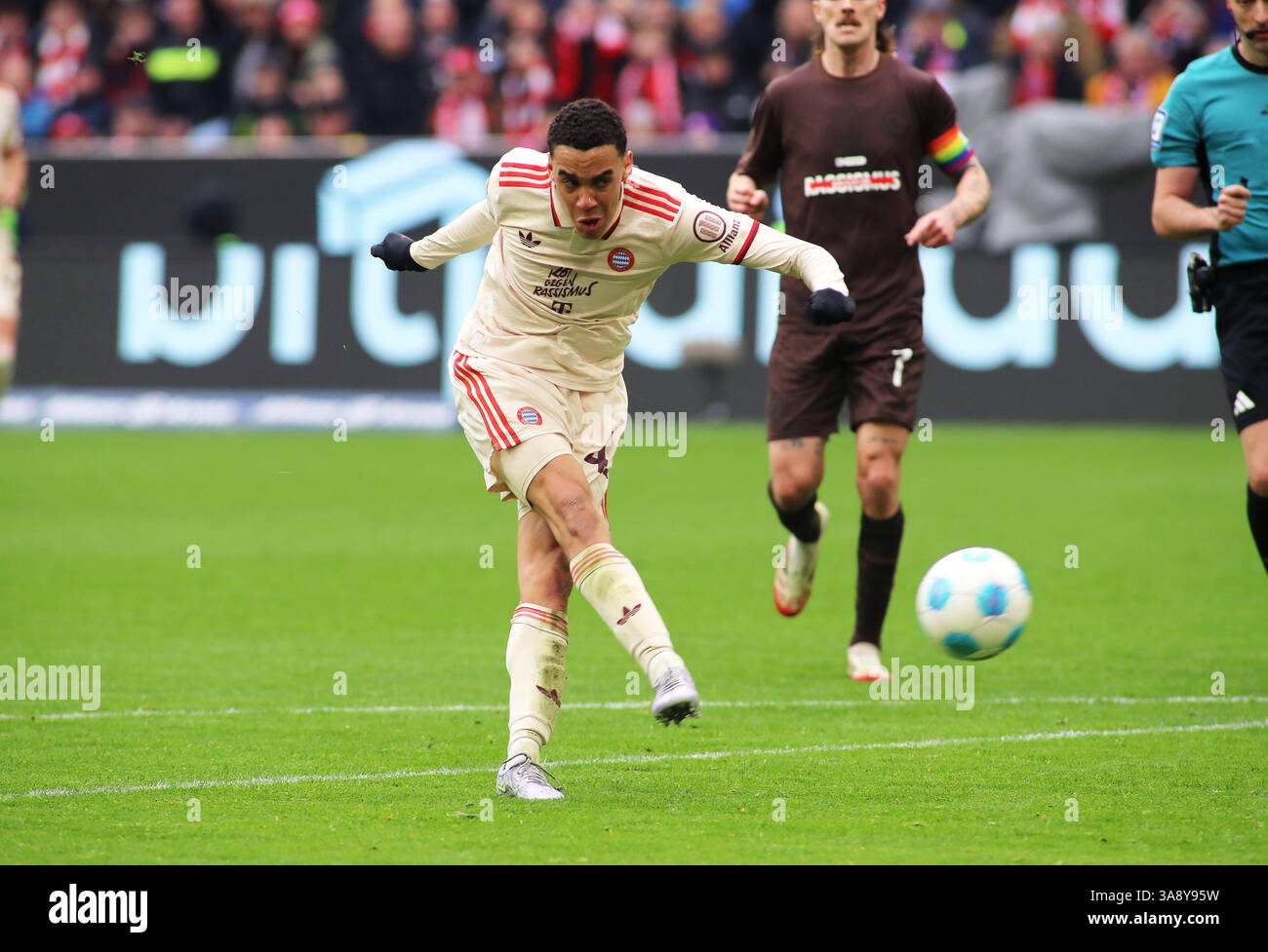 Fussball, Herren, Bundesliga, Saison 2024/2025, FC Bayern München - FC St. Pauli, Allianz Arena ...
