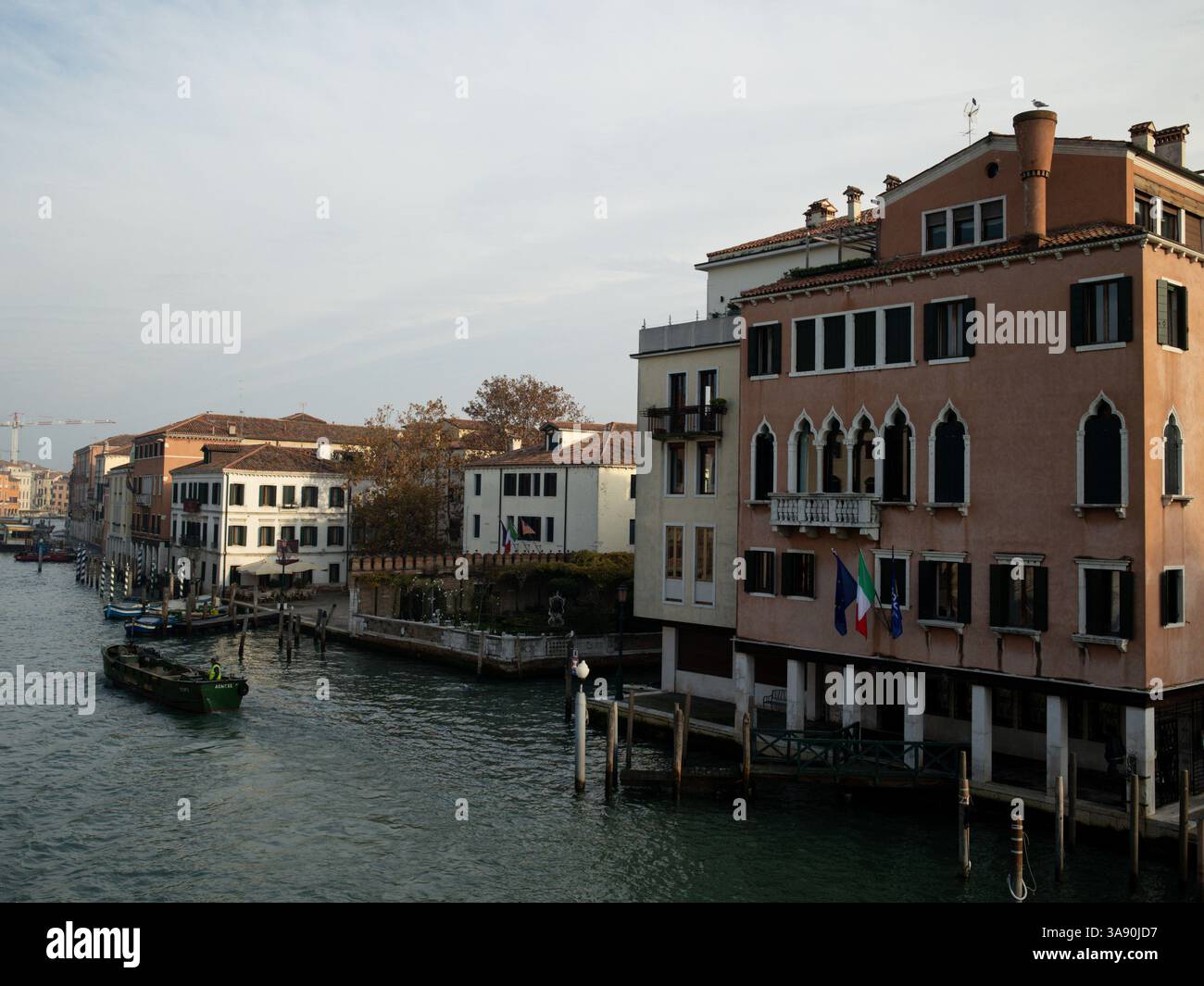 Venetian Architecture: Canal Side Buildings Stock Photo - Alamy