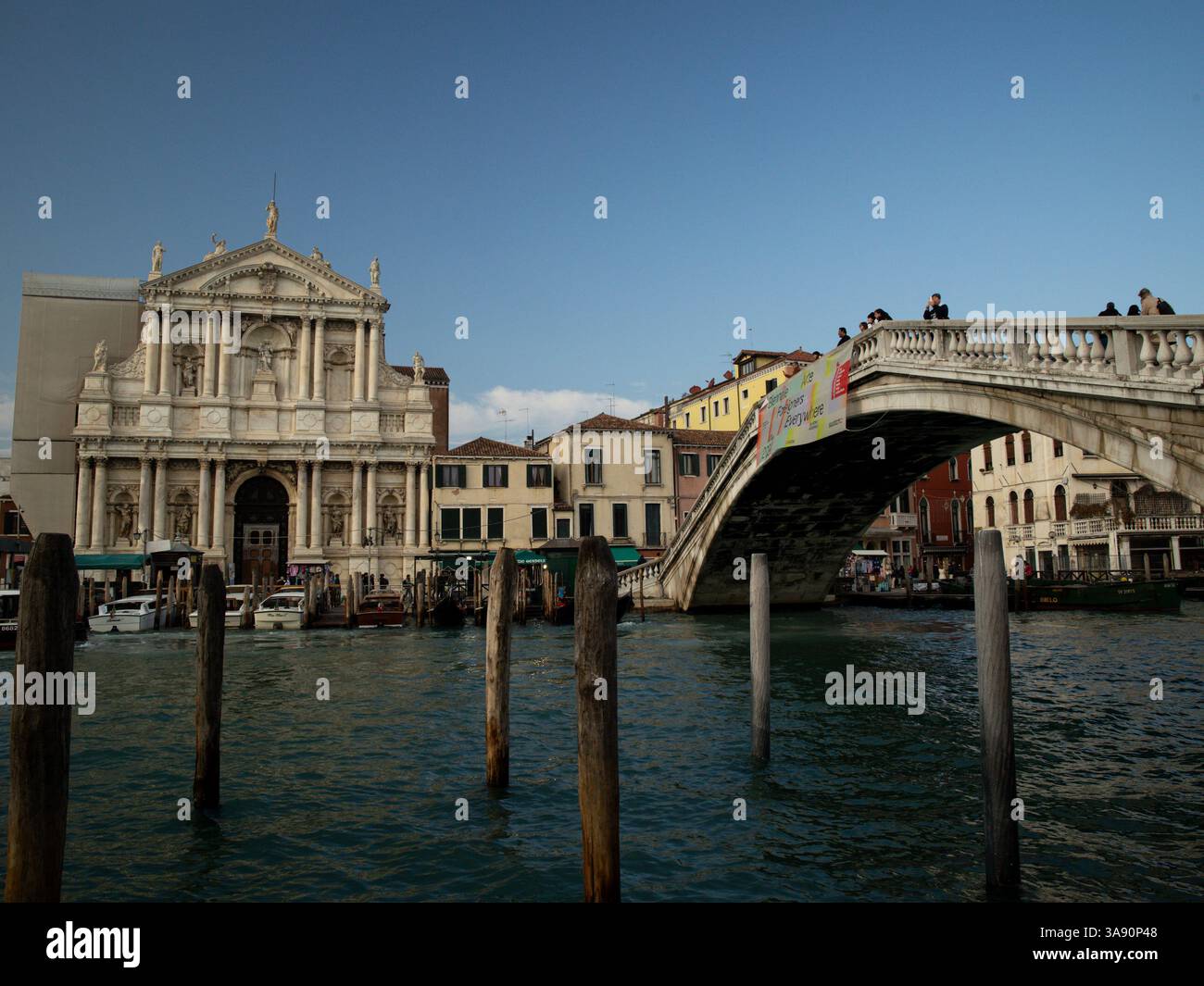 Venetian Architecture: Bridge over Waterway Stock Photo - Alamy