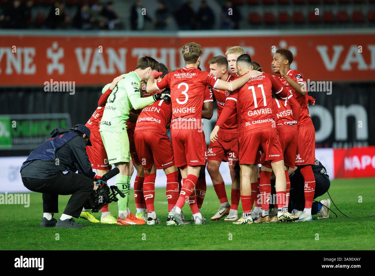 Waregem, Belgium. 29th Mar, 2025. Essevee's players pictured ahead of a ...