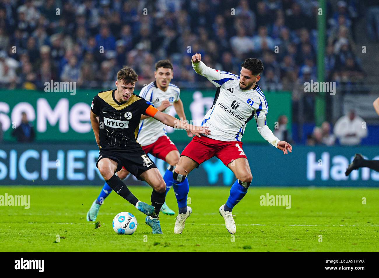 Hamburg, Deutschland. 28th Mar, 2025. Robin Fellhauer (SV Elversberg, #06), Ludovit Reis ...