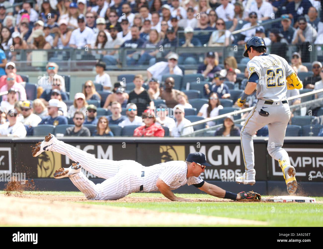 Bronx, United States. 29th Mar, 2025. New York Yankees Paul Goldschmidt ...