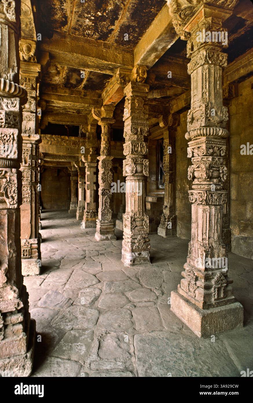 Qutub Minar Complex with a 237 ft sandstone minaret - built 1192 ...