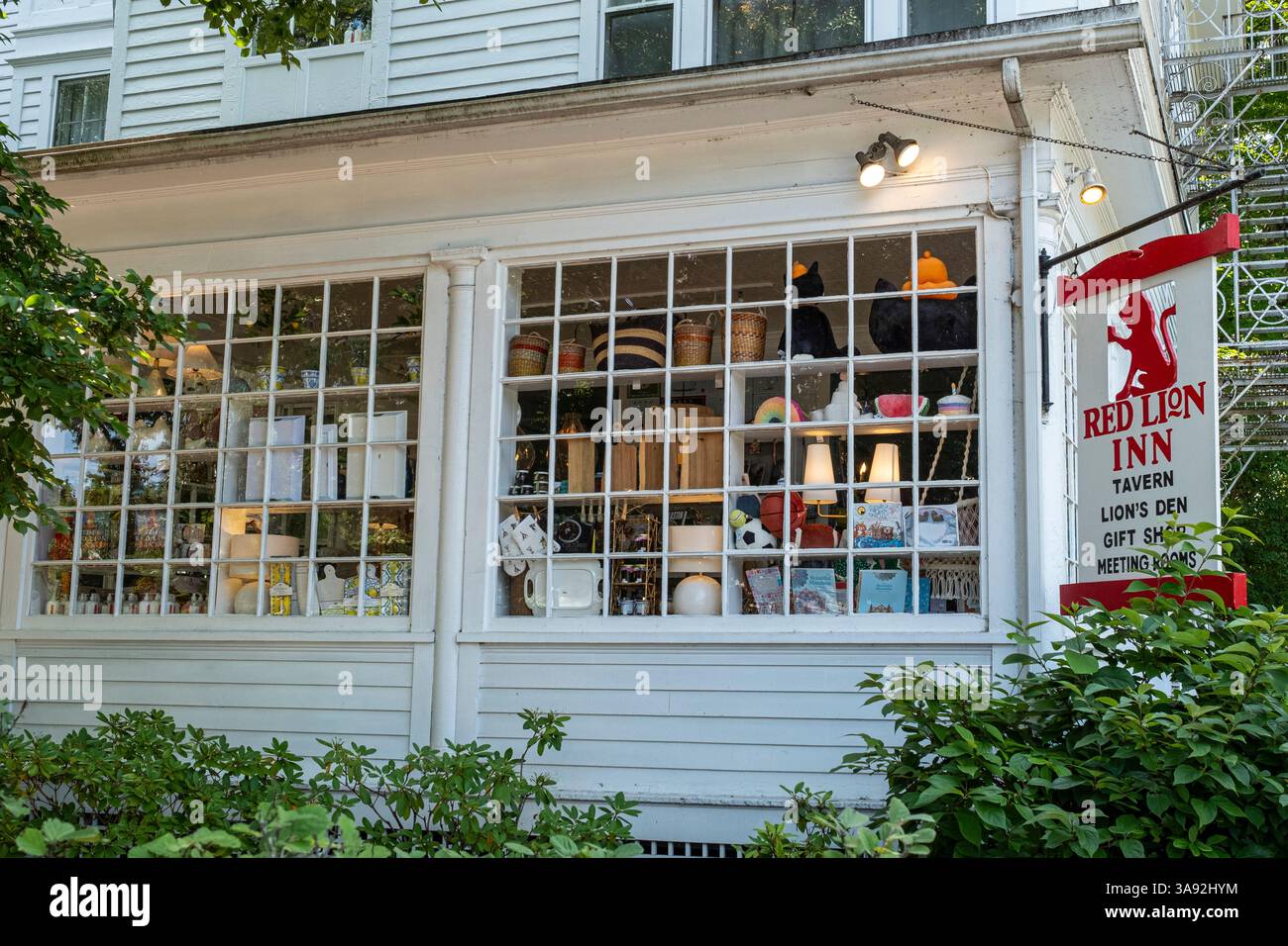 Red lion inn stockbridge berkshires hi-res stock photography and images ...